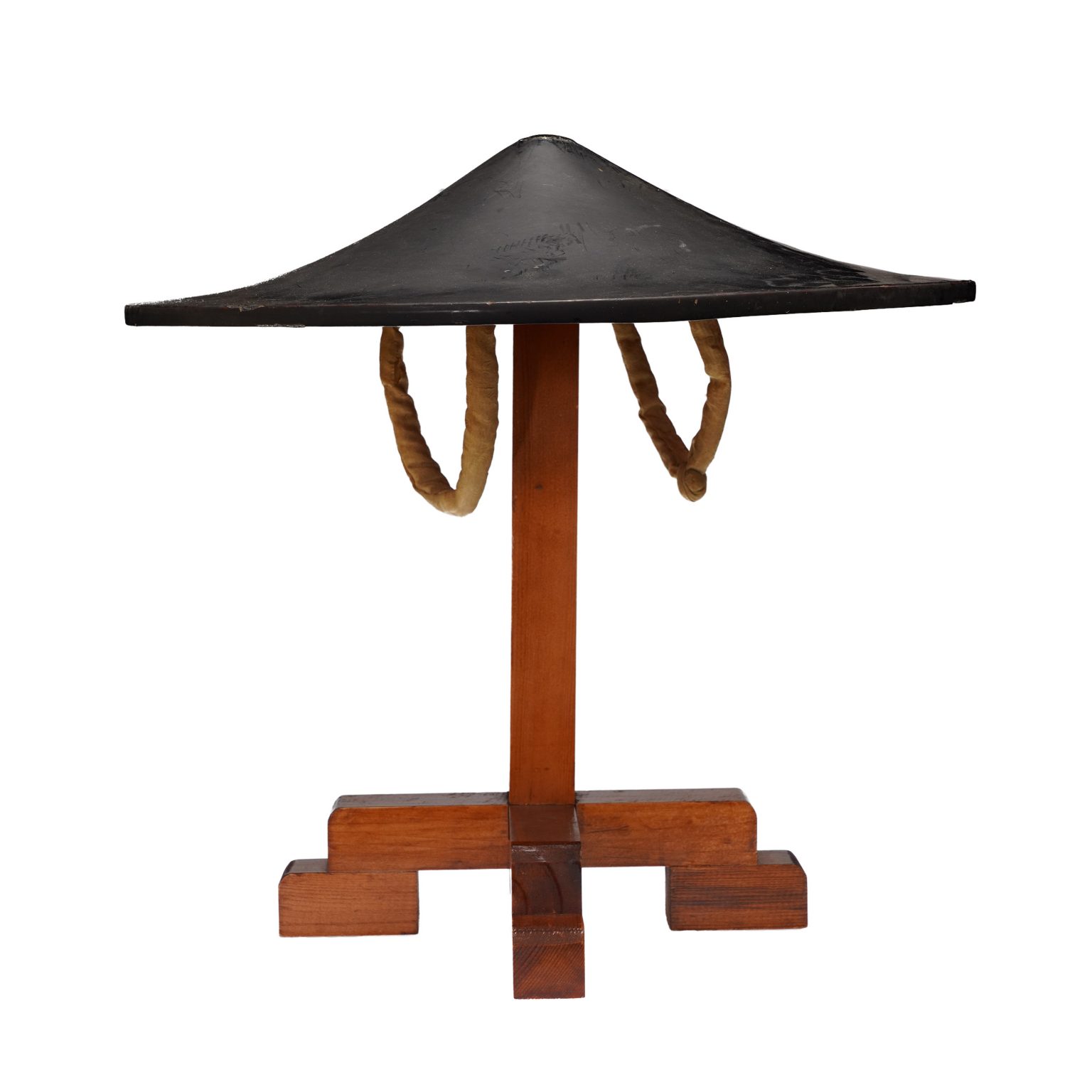 Antique Jingasa with a family crest (KT-18) | Samurai Museum Shop